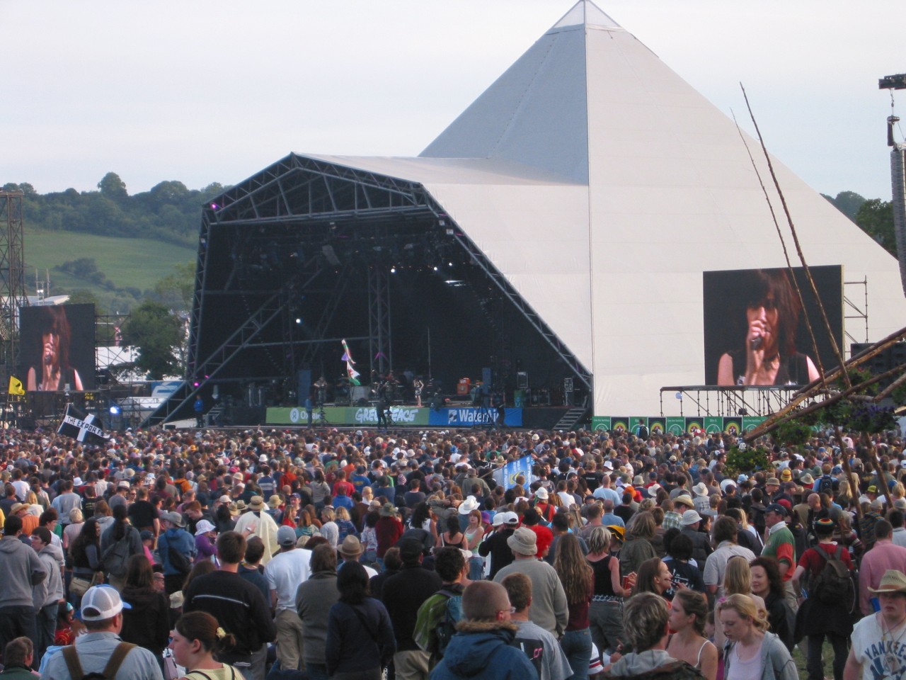 Pyramid redesign - Chat - eFestivals